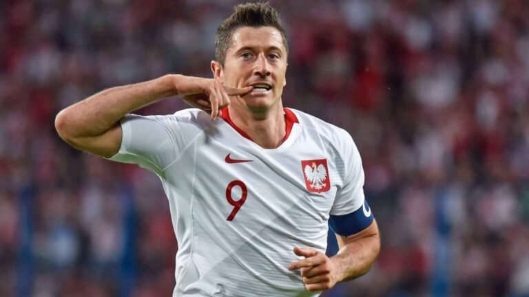 Robert Lewandowski wraca na pozycję kapitana reprezentacji - POLSKI FM ...
